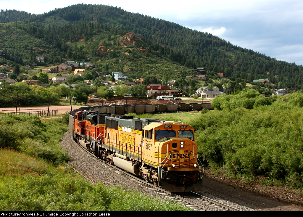 A faded 70MAC leads another coal train south